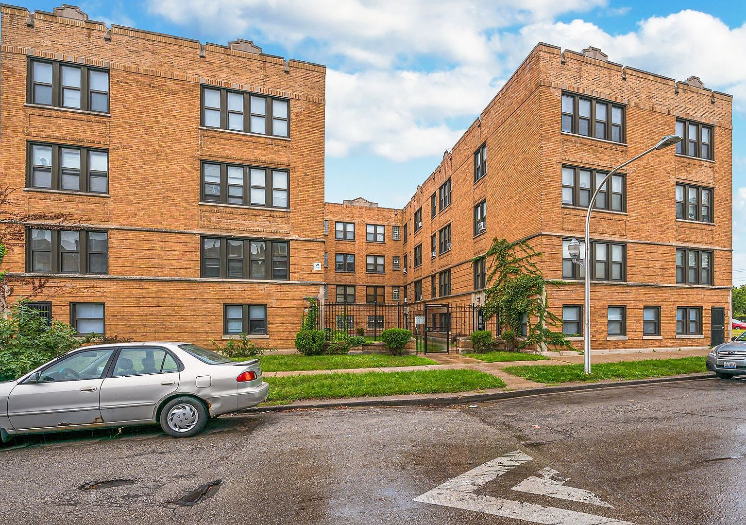 7116 S Cornell Ave, Chicago, IL 60649 | Zillow