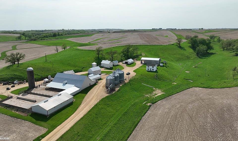 1132 335th Ave, Charlotte, IA 52731 | Zillow