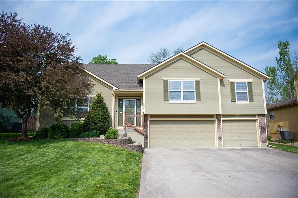 604 NE Topaz Dr, Lees Summit, MO 64086 | Zillow