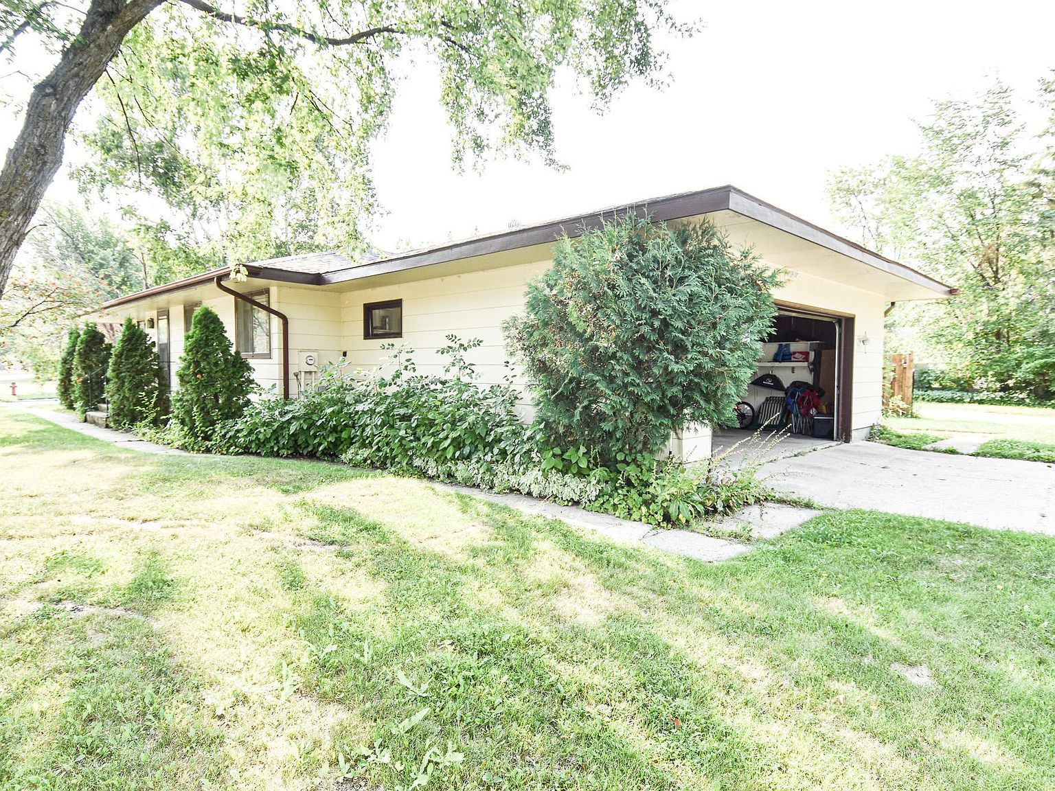 245 Kneale Ave N, Thief River Falls, MN 56701 | MLS #6495118 | Zillow