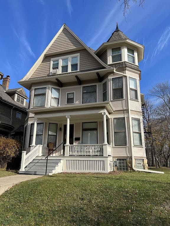 2704 N Hackett Ave #5, Milwaukee, WI 53211 | Zillow