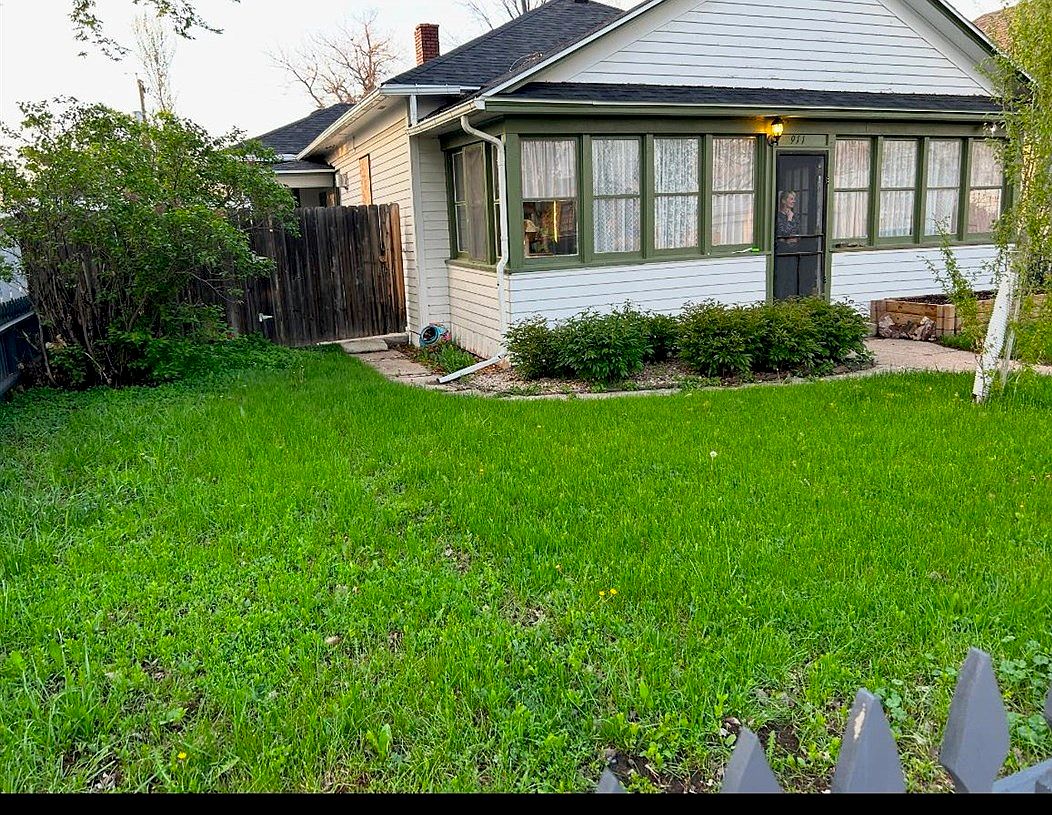 911 Harding St, Belle Fourche, SD 57717 | Zillow