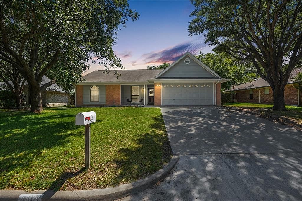 703 Aspen Incline Dr, Hewitt, TX 76643 | Zillow