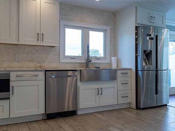 9 Collector Lane, Levittown, NY 11756 | MLS #3514422 | Zillow