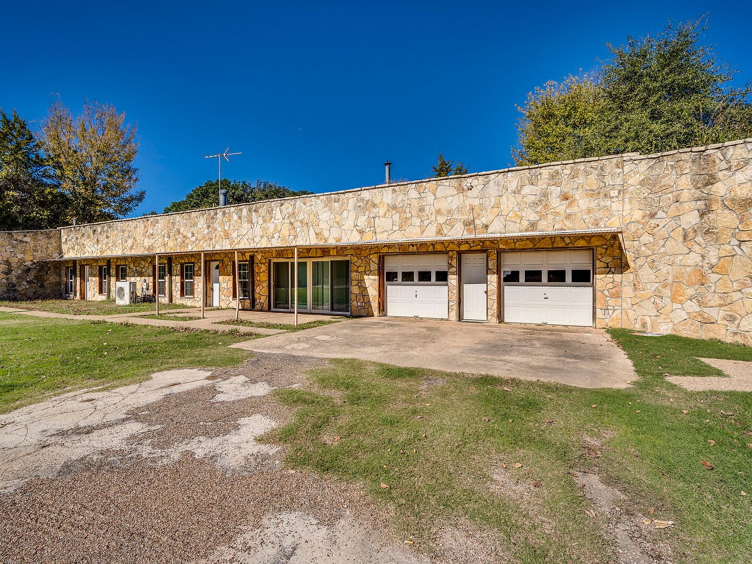 5624 Country Rd #406, Grandview, TX 76050 | Zillow