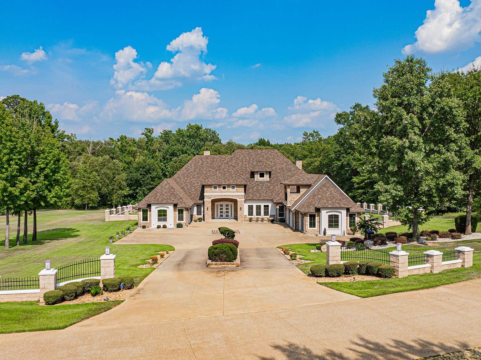 8 Stone Trl, Longview, TX 75604 | MLS #25002892 | Zillow