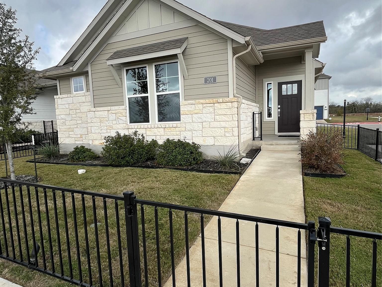 201 Pinnacle Ln #105, Kyle, TX 78640 | MLS #6220759 | Zillow