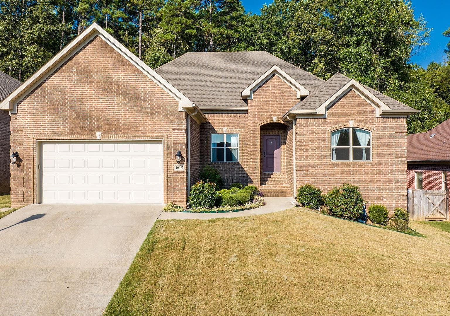 1618 Kanis Village Dr Little Rock Ar 72204 Zillow