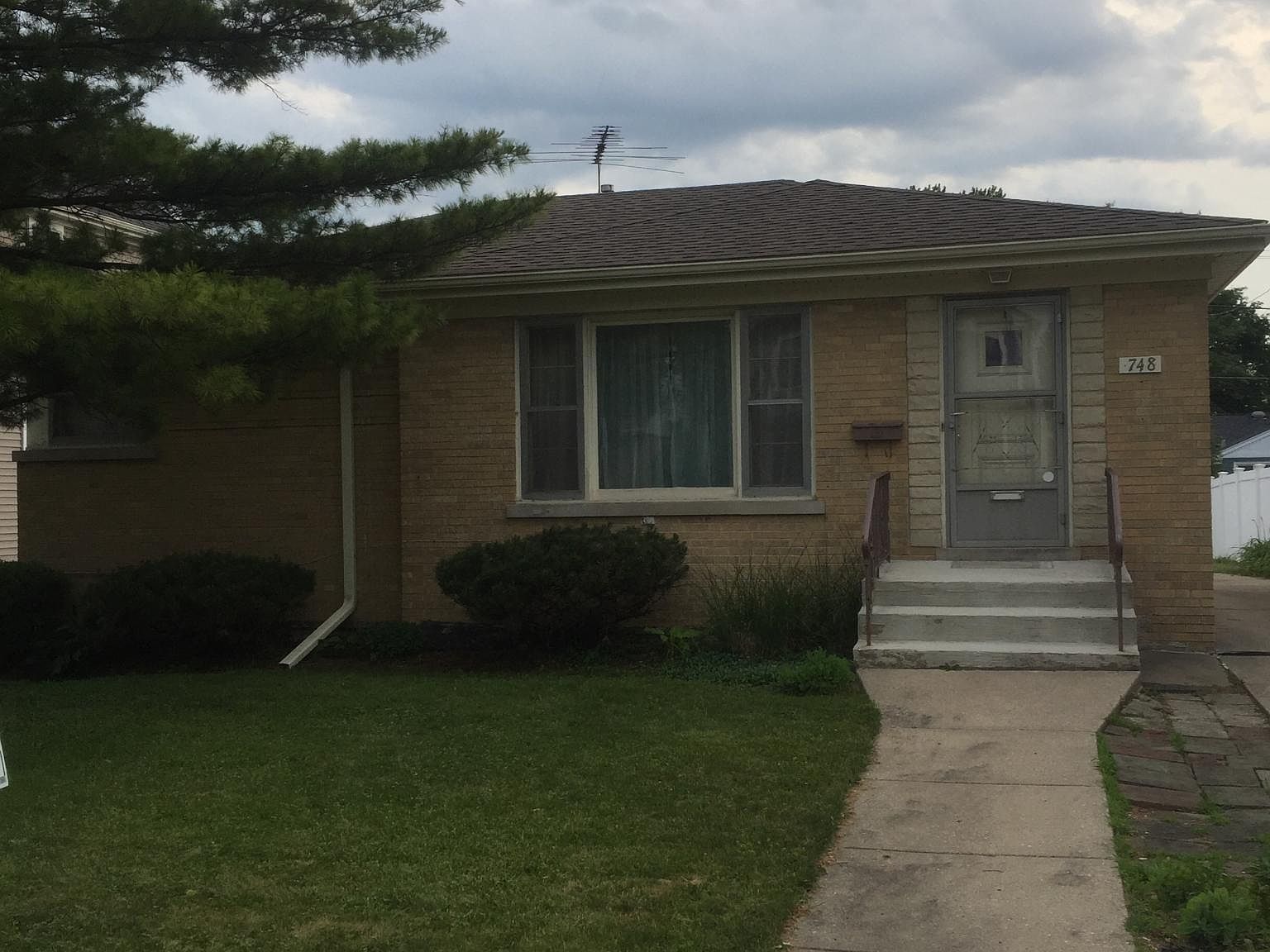 748 S Spring Rd, Elmhurst, IL 60126 | Zillow