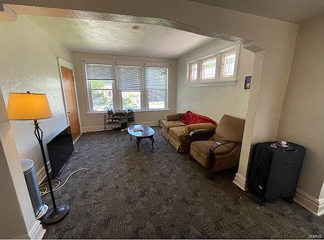7018 Forsyth Blvd UNIT 2, Saint Louis, MO 63105 | Zillow