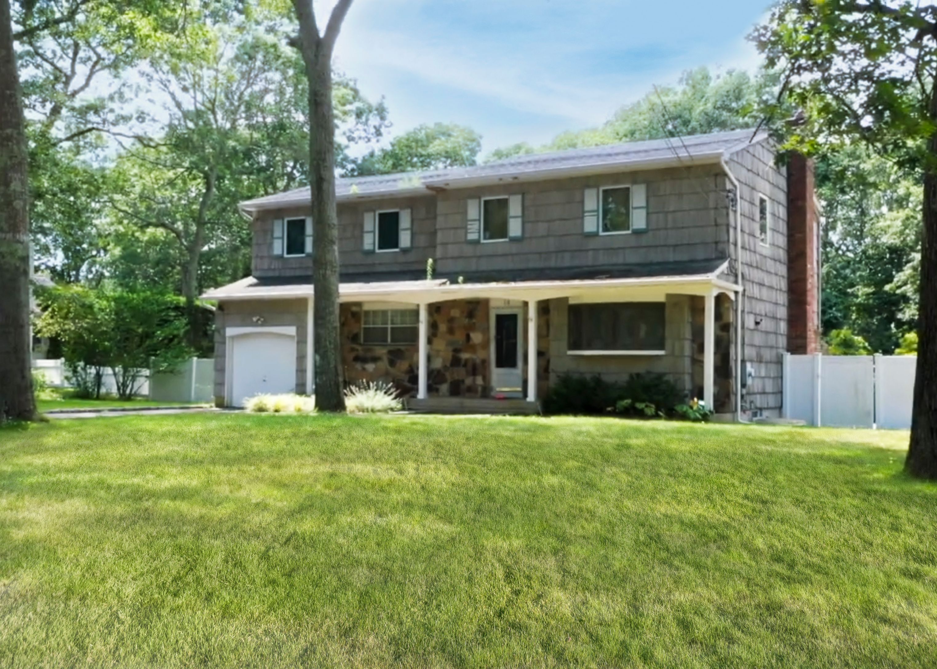 10 Robertson Ln, Hampton Bays, NY 11946 | Out East