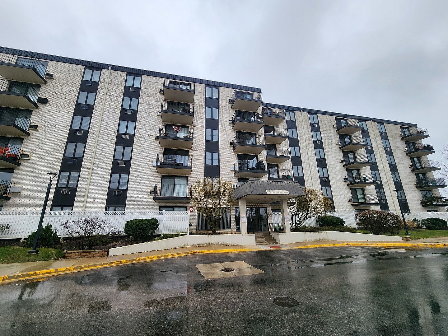 9078 W Heathwood Dr APT 6B, Niles, IL 60714 | Zillow