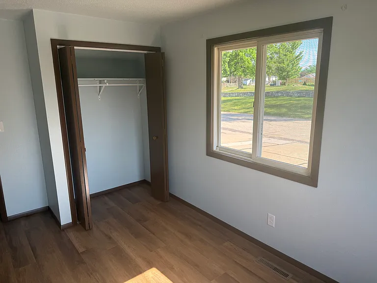 209 Sperbeck St Apt B, La Crosse, WI 54603 | HotPads