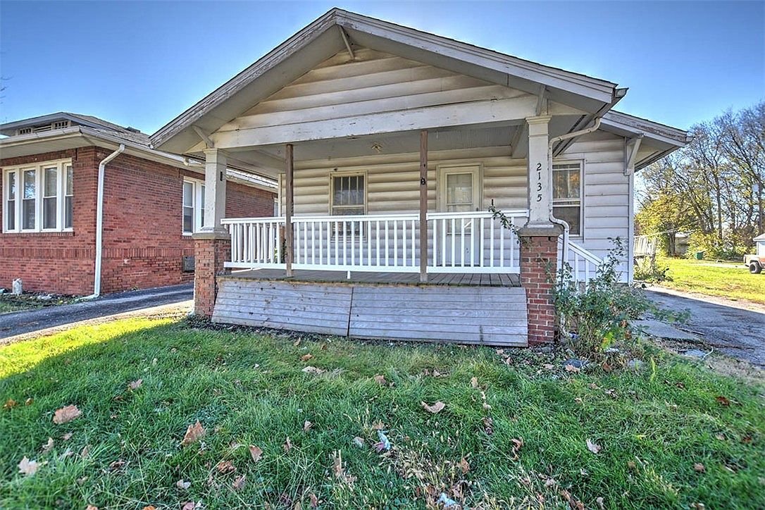 2135 E Prairie St, Decatur, IL 62521 | Zillow