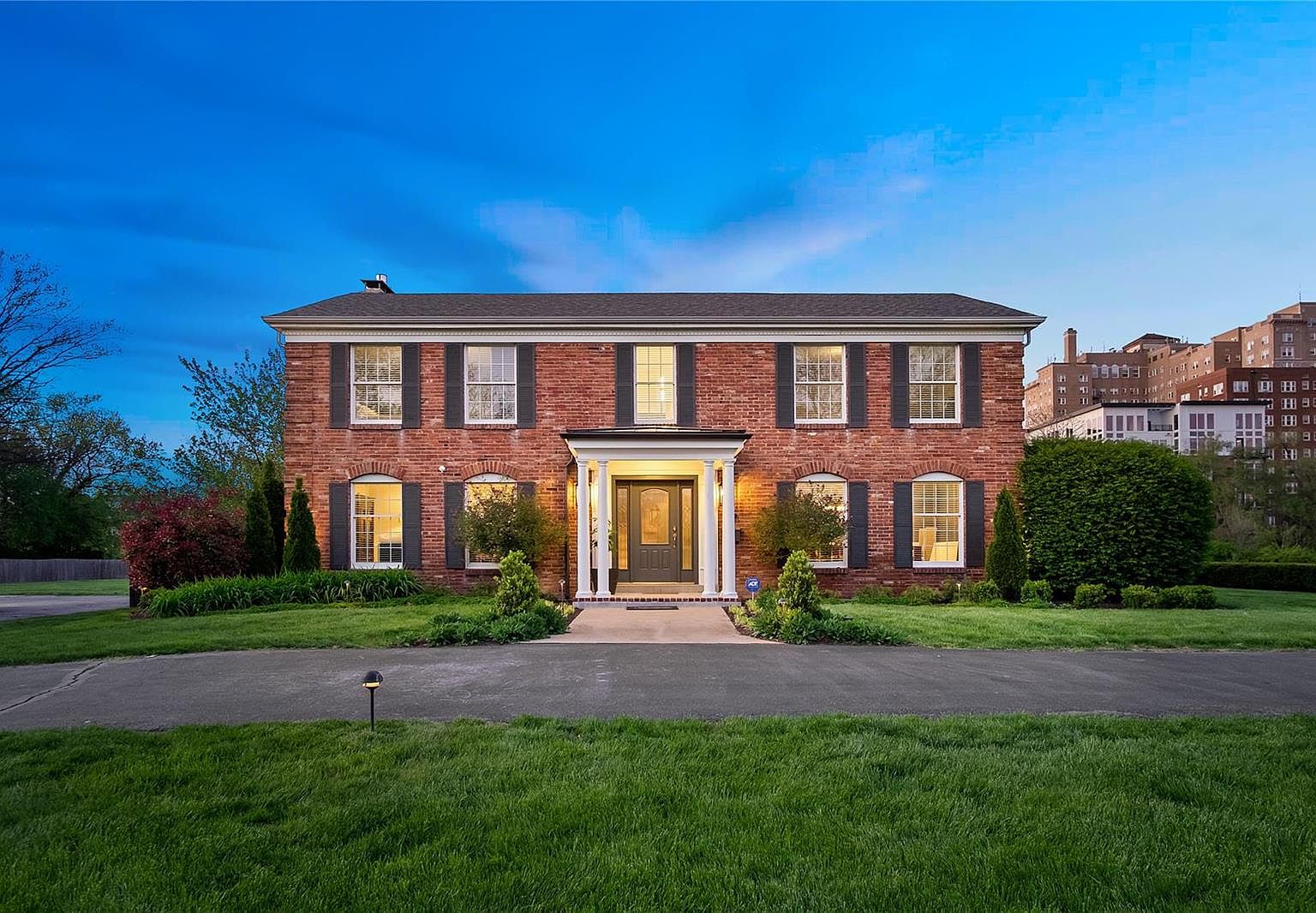 5337 Lindell Blvd, Saint Louis, MO 63112 | Zillow