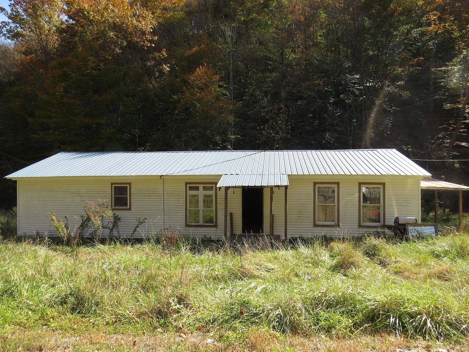 1897 W Dante Holw, Nora, VA 24272 | Zillow