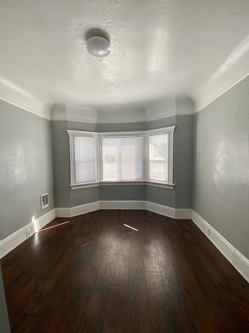254 7th St, Oakland, CA 94607 | Zillow