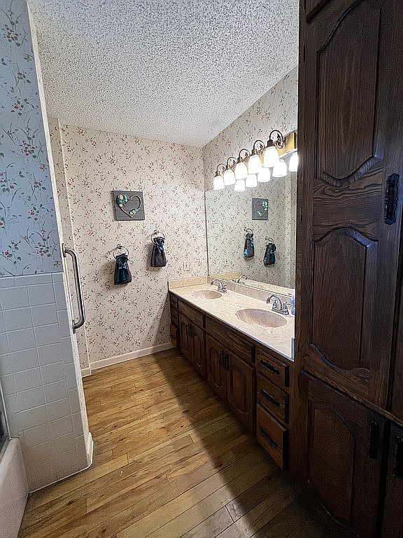 1100 W Russell Ave, Bonham, TX 75418 | Zillow