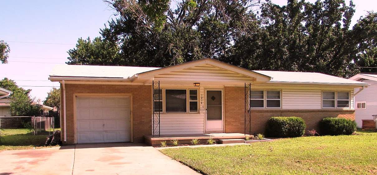 1214 W Greenfield St, Wichita, KS 67217 | Zillow