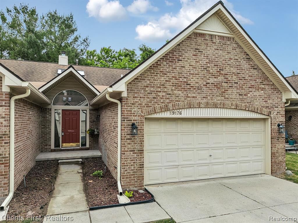 19176 Meadowridge Dr, Livonia, MI 48152 | MLS #20230025936 | Zillow