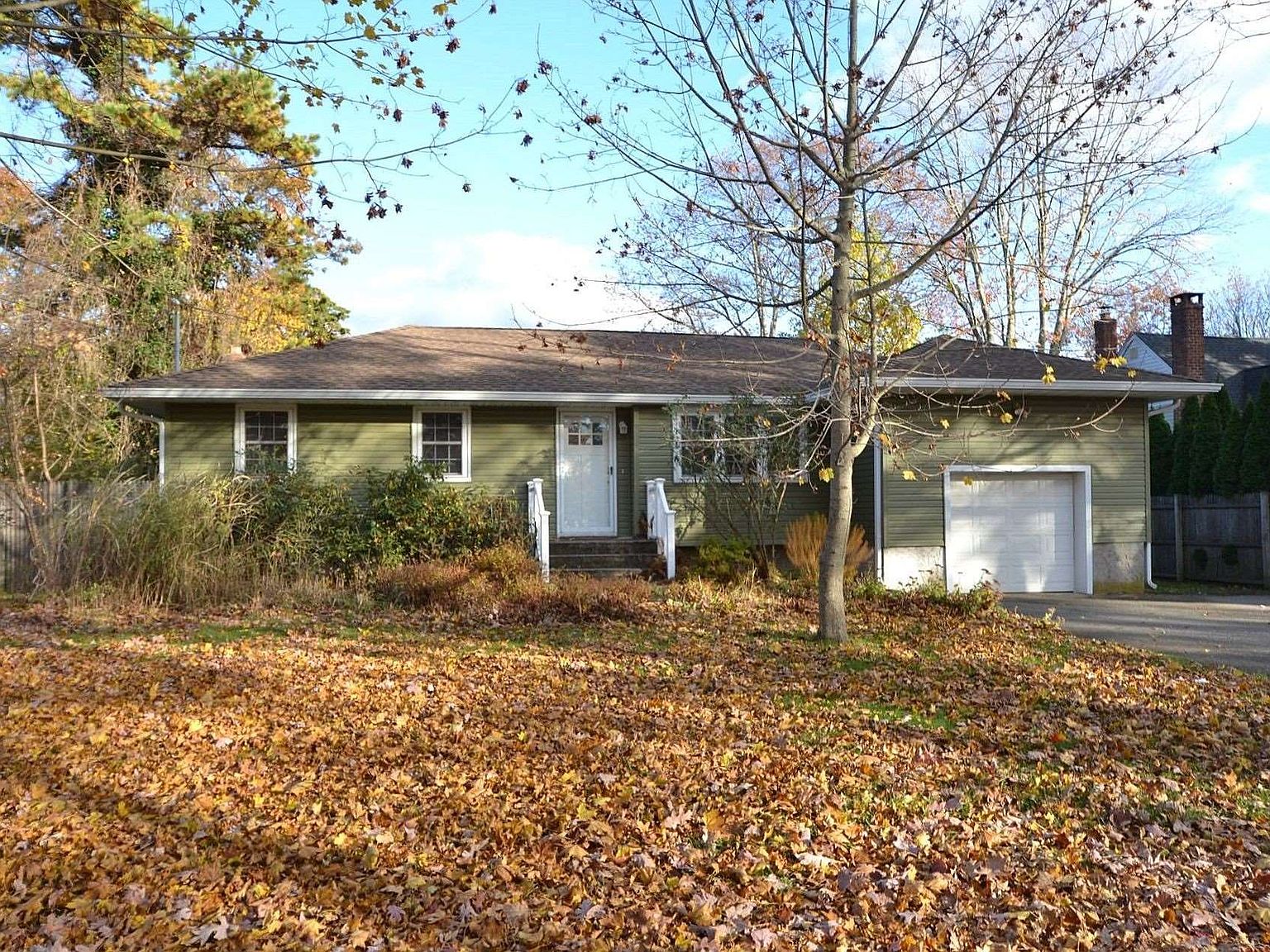 21 Huck Finn Lane, Shoreham, NY 11786 | MLS #3516857 | Zillow