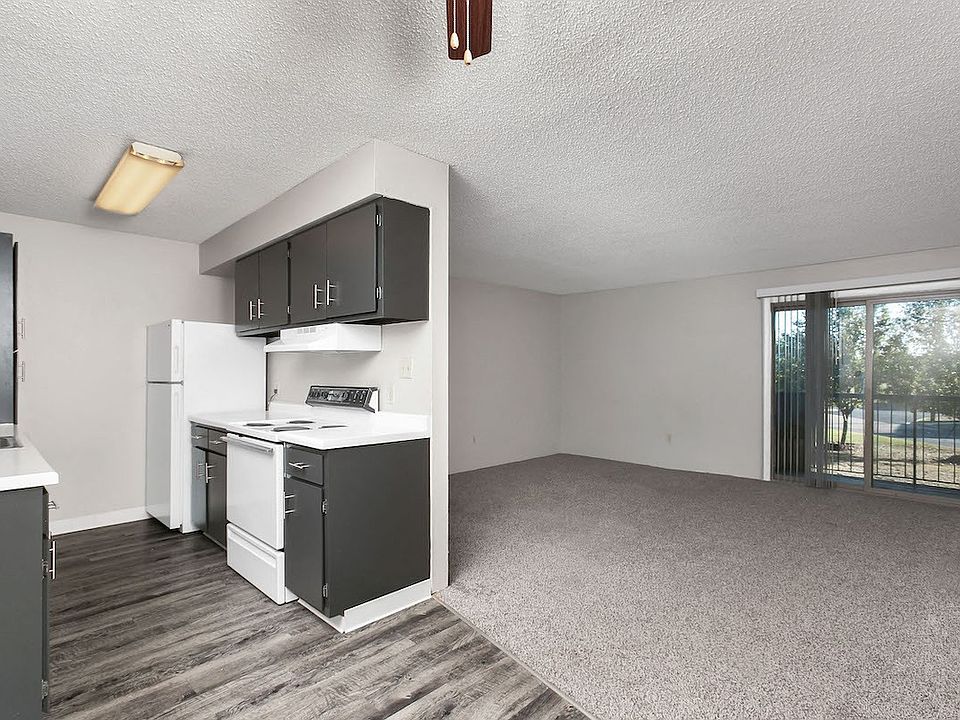 High Point East Apartment Homes - 9400 E Lincoln St Wichita KS | Zillow
