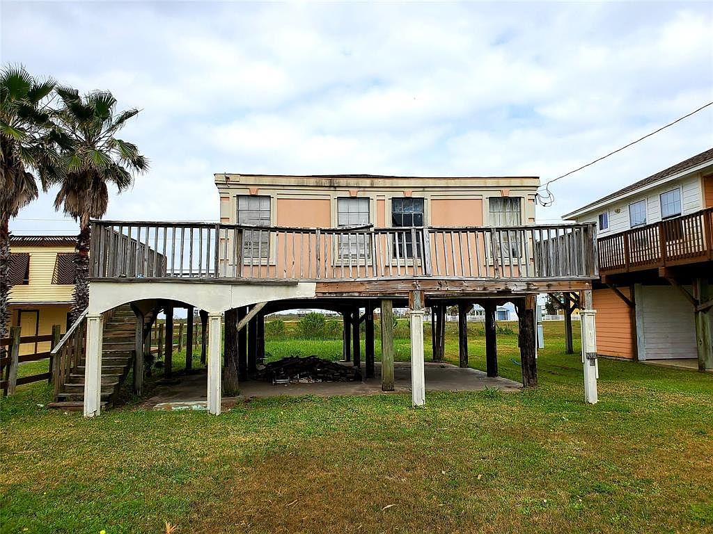 318 Coral Ct, Surfside Beach, TX 77541 | Zillow