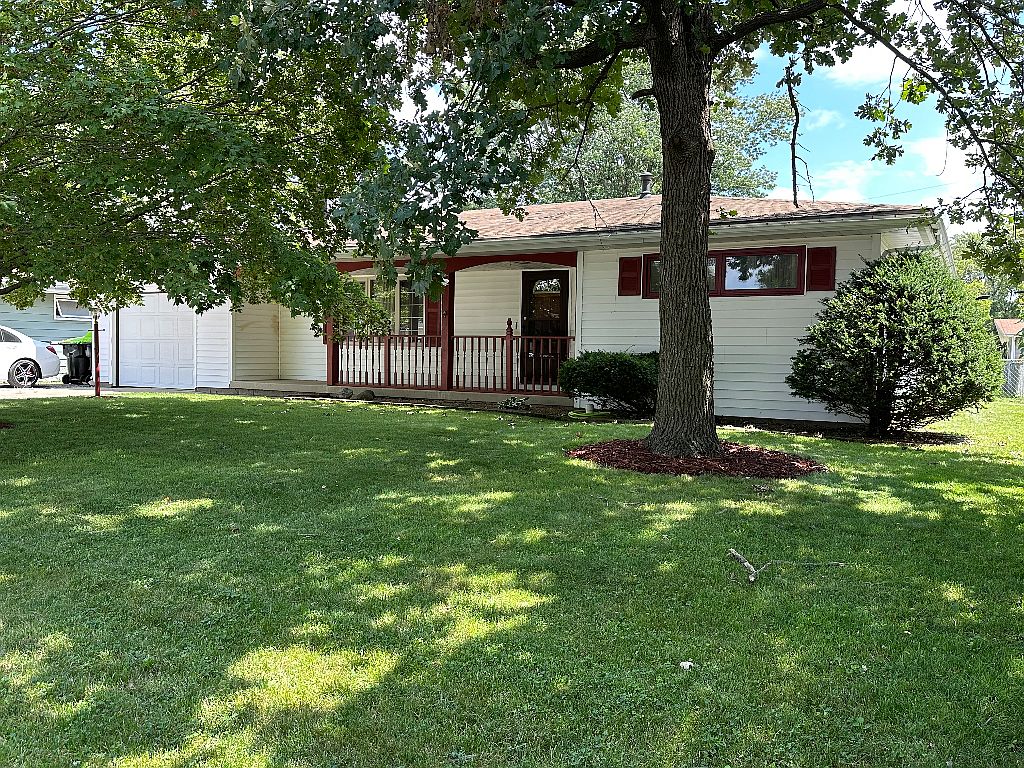 204 Rayjon Dr, Oreana, IL 62554 | Zillow