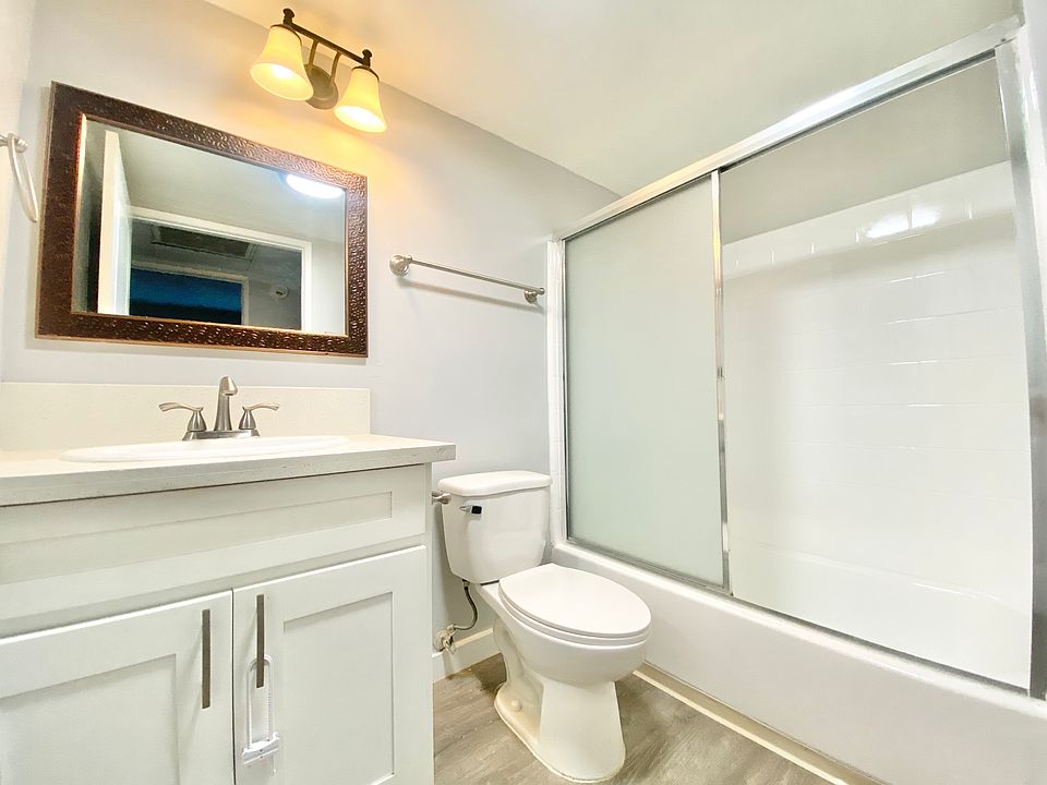 11933 Hart St North Hollywood CA | Zillow
