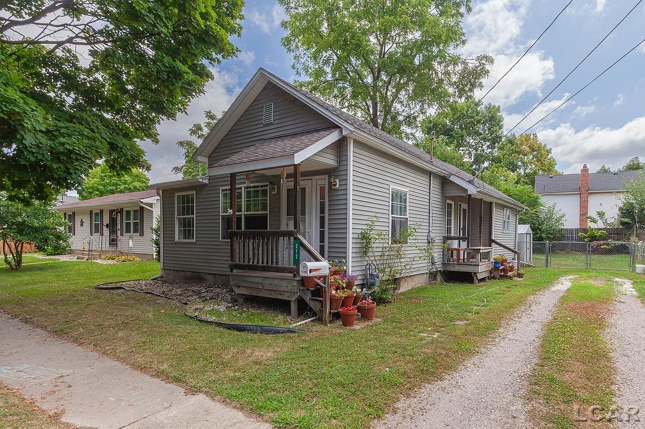 212 Ormsby St, Adrian, MI 49221 | Zillow