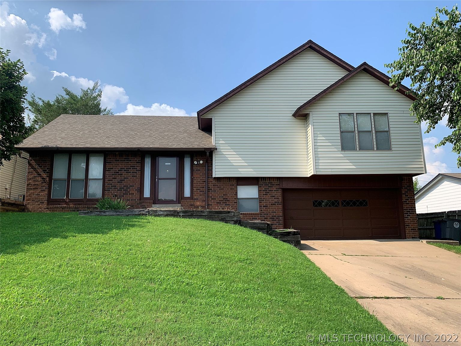 2921 W 61st Pl, Tulsa, OK 74132 | Zillow