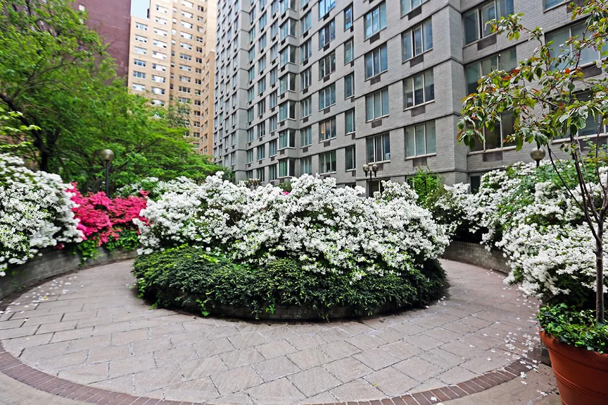 333 East 56th Street #2F in Sutton Place, Manhattan | StreetEasy