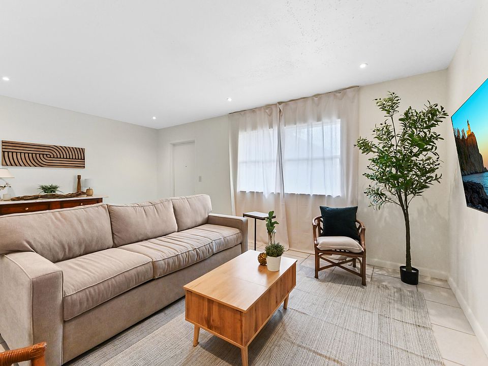 Kings Point Saxony Condos - 271 Saxony Cir Delray Beach FL | Zillow