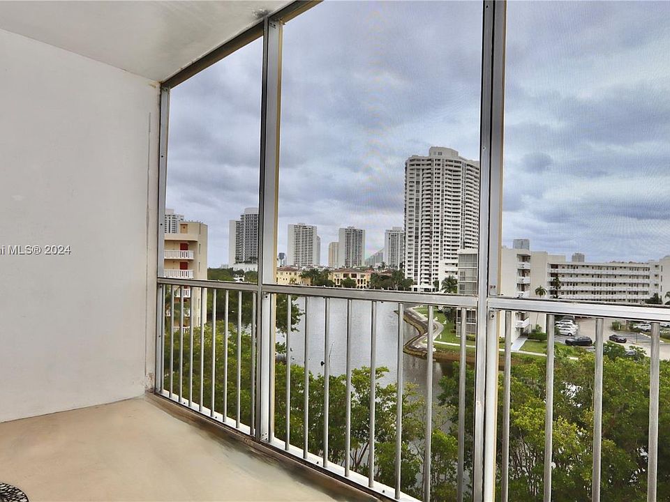 2930 Point East Dr APT E512, North Miami Beach, FL 33160 | Zillow