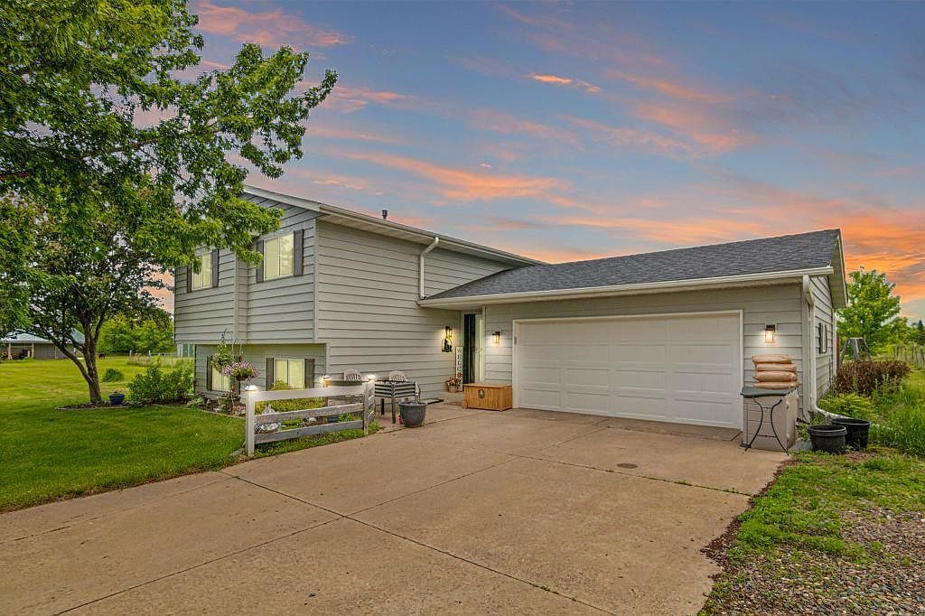 6972 360th St, North Branch, MN 55056 | MLS #6781843 | Zillow