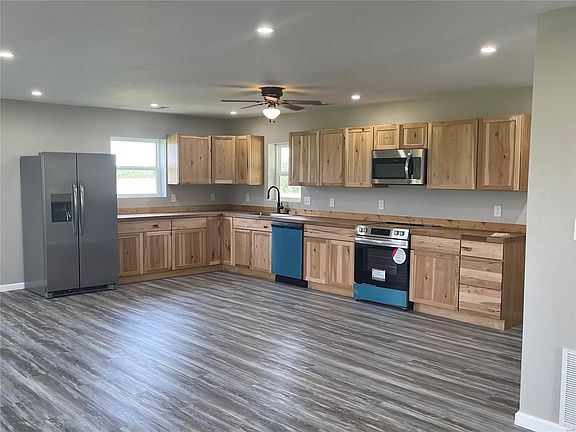 245 Private Road 2454, Huntsville, MO 65259 | MLS #24044139 | Zillow