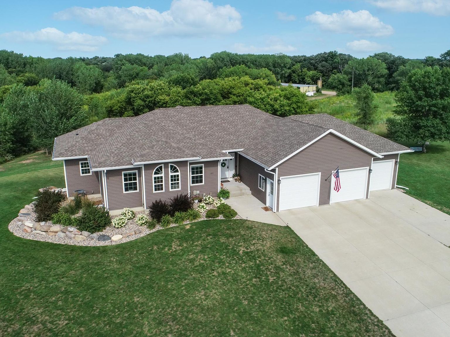 149 Leaf Poin, Lynd, MN 56157 | MLS #6418918 | Zillow