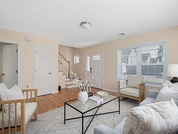 18 Cross St, East Providence, RI 02914 | Zillow