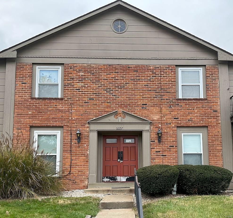 6657 Blossomwood Dr APT D, Florissant, MO 63033 | MLS #23069781 | Zillow