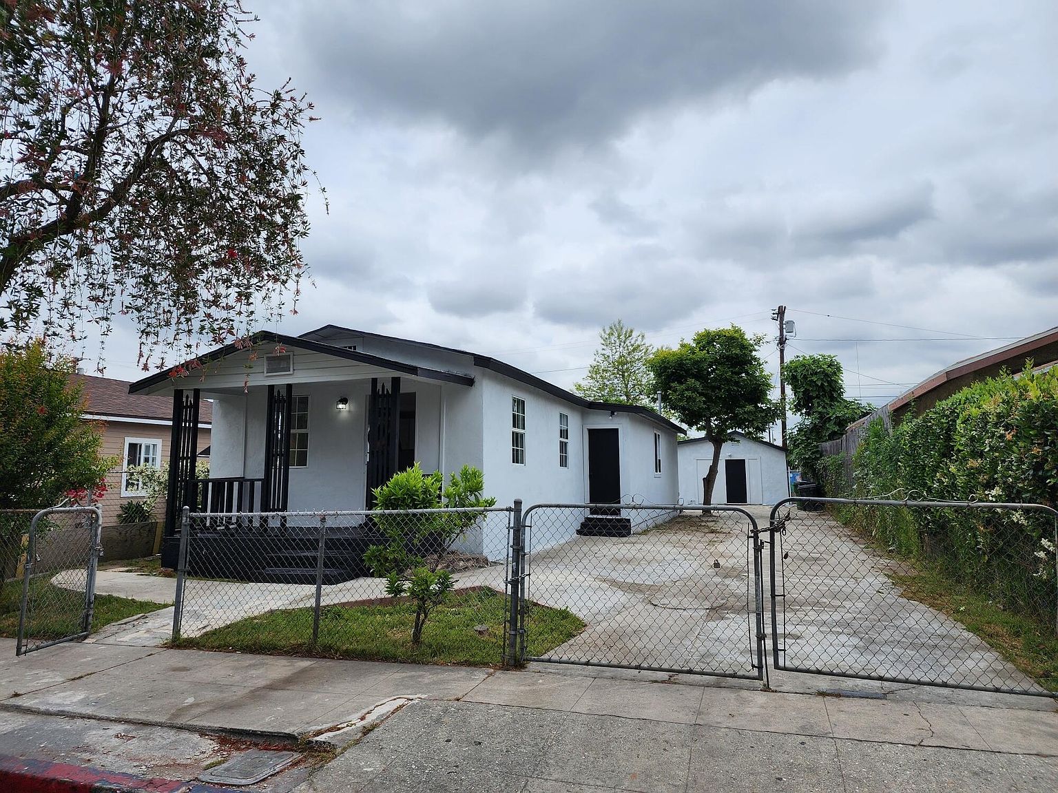 10731 Grape St, Los Angeles, CA 90059 | Zillow