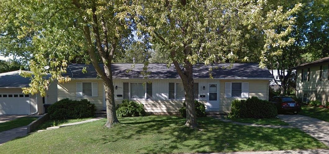 2920 E Court St, Iowa City, IA 52245 | Zillow
