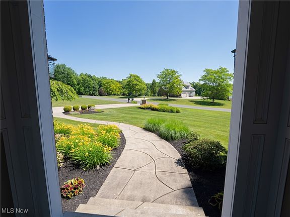 11514 Rolling Meadows Dr, Garrettsville, OH 44231 | MLS #5061173 | Zillow