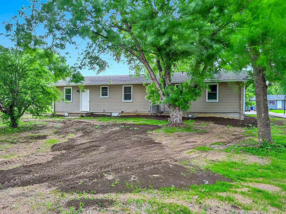 107 S High St, Riley, KS 66531 | Zillow