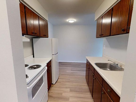 575 University Ave W, Windsor, ON N9A 5R4 | Zillow