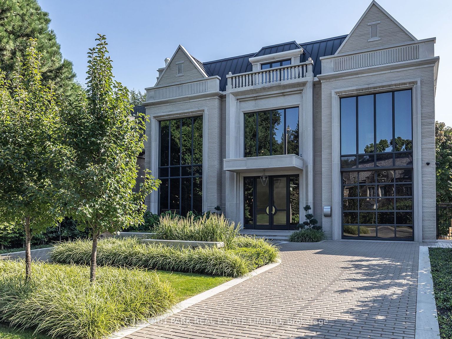 84 Old Forest Hill Rd, Toronto, ON M5P 2R5 | MLS #C9301710 | Zillow