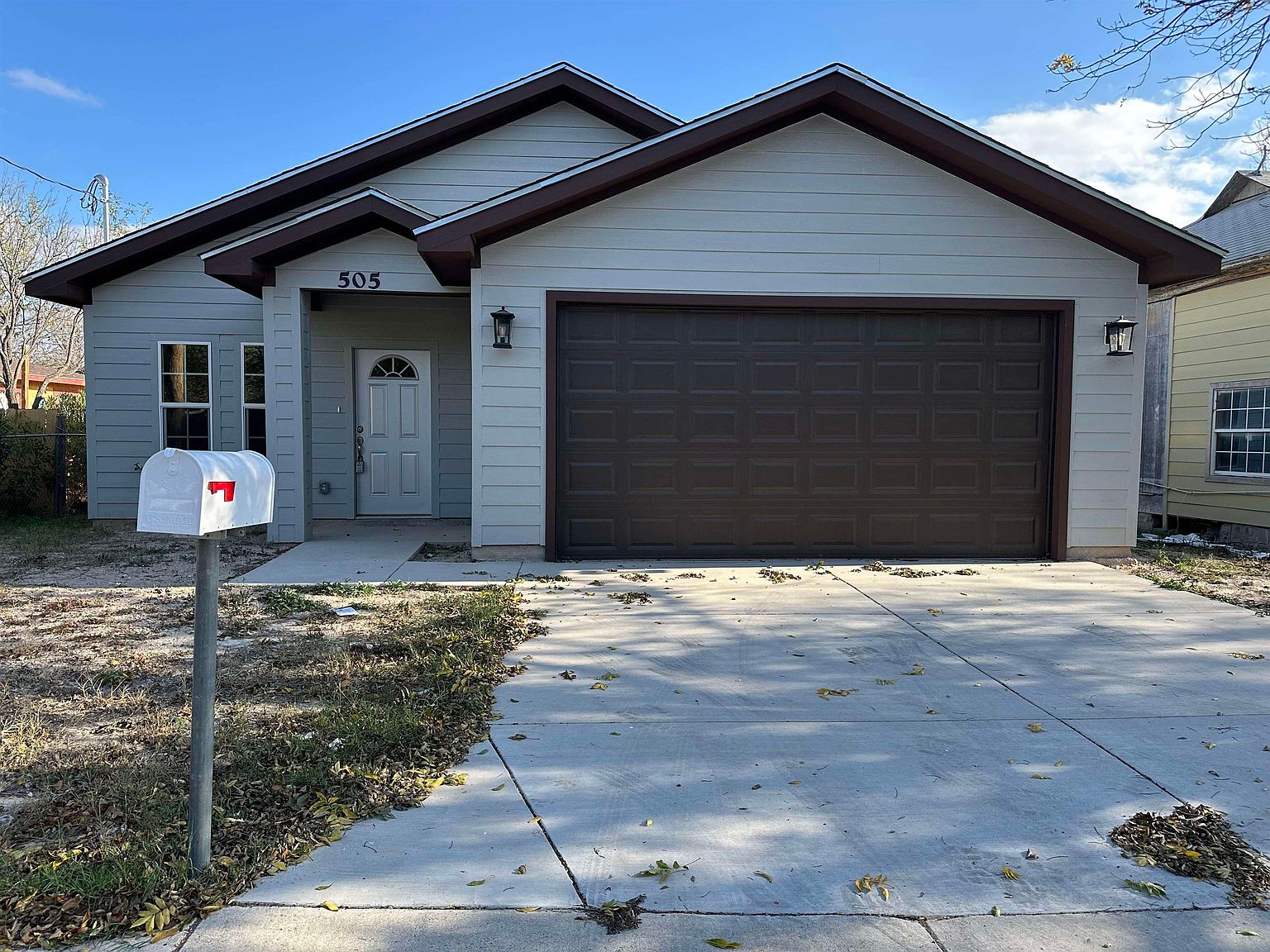 505 E De La Rosa St, Del Rio, TX 78840 | Zillow