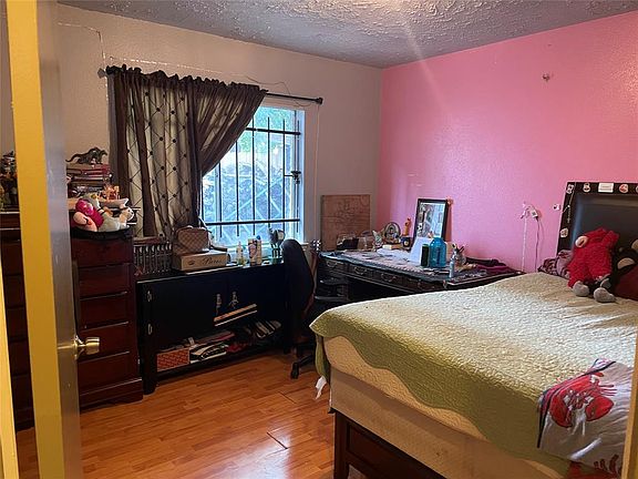 8211 Furlong Ln, Houston, TX 77071 | MLS #94931598 | Zillow