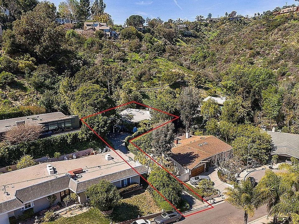 1019 Kenfield Ave, Los Angeles, CA 90049 | Zillow