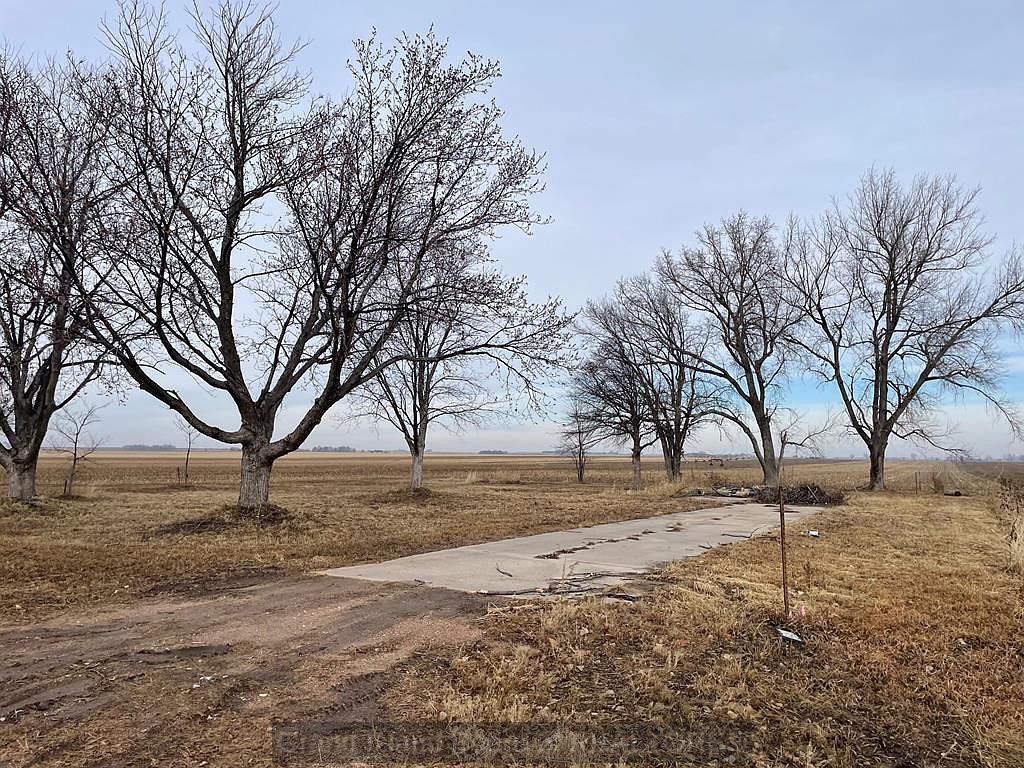 405 W 10th Rd, Phillips, NE 68865 | Zillow