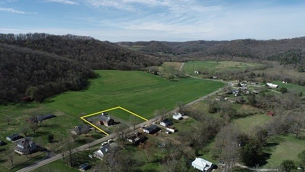 732 Lancaster Hwy, Lancaster, TN 38569 | MLS #2504837 | Zillow